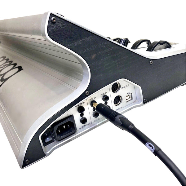 British Audio Pro Performance Studio Instrument Cable Right Angle to S